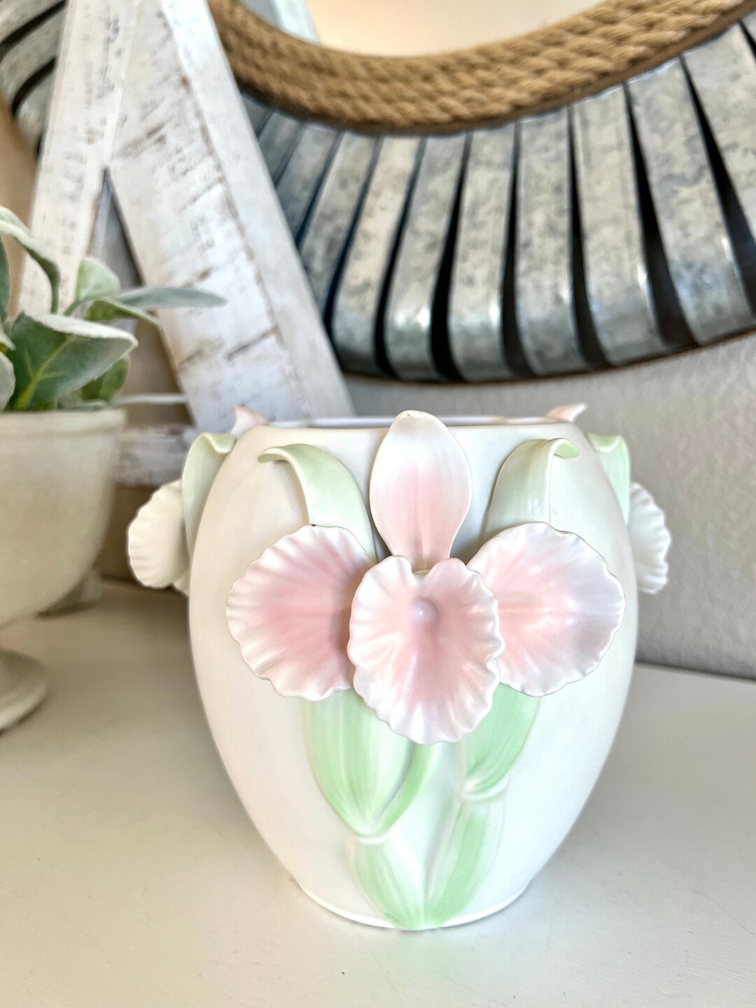 Fitz and Floyd Japan Pink Iris Vase, White, Green, Pink Matte Finish ...