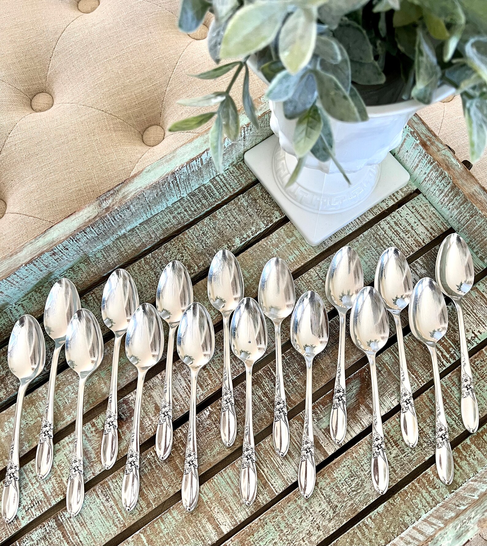 Oneida Community Silver Plate Silverplated 55 Piece Flatware Set White ...