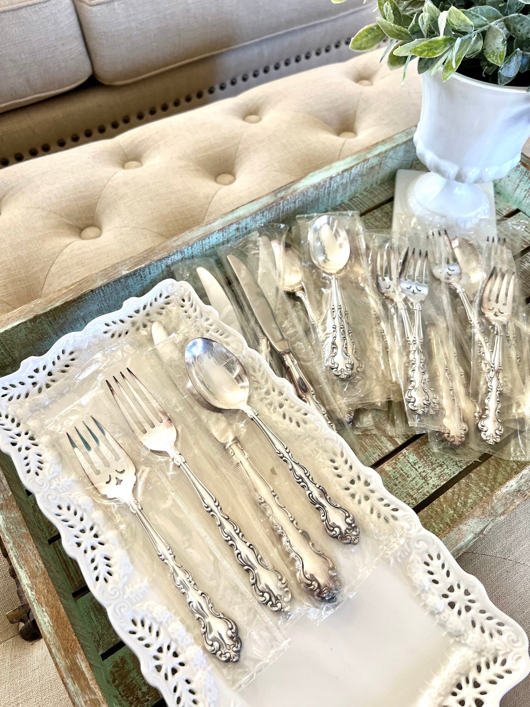 Community Oneida 29 Piece Silver Plate Silverplated Flatware Modern ...