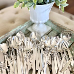 Oneida Community Silver Plate Silverplated 66 Piece Flatware Set South ...