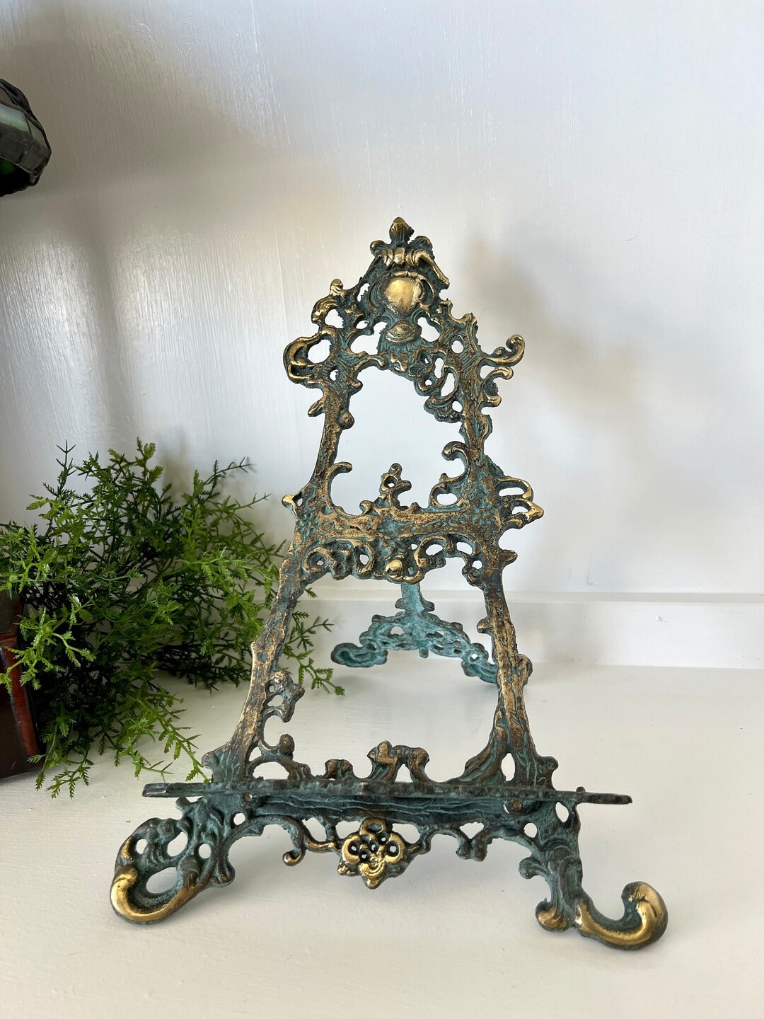 Stunning Large Vintage Cast Brass Table Top Display Easel, Ornate Brass ...