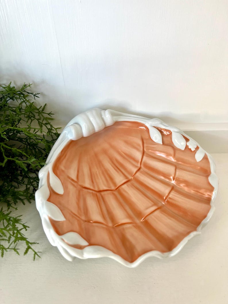 Vintage Vista Alegre Portal Mottahedeh Peach and White Clam Shell ...