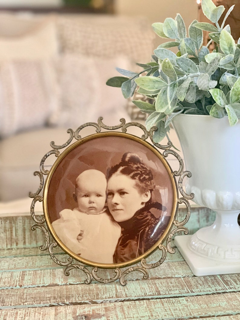 Antique Columbia Portrait Co. Chicago Round Tin Picture Frame - Etsy
