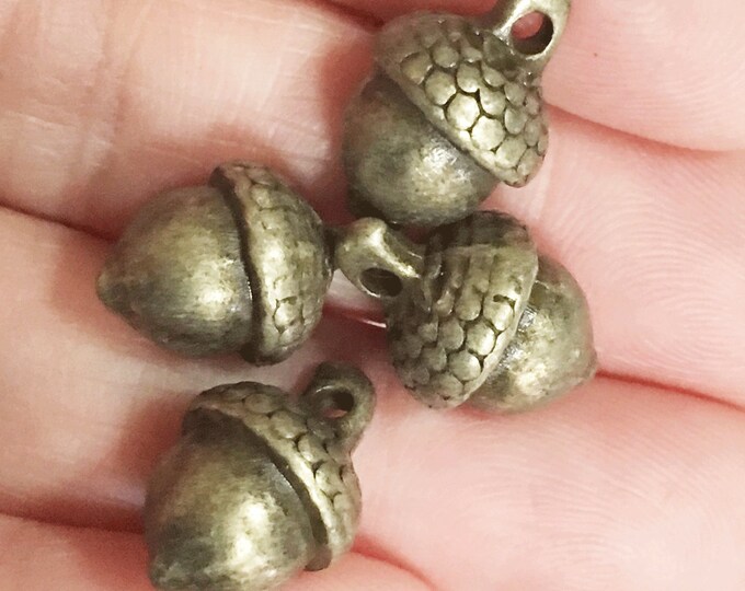4 Pcs Antique Brass Finished Acorn Charm 15x10mm, Antique Brass Acorn ...