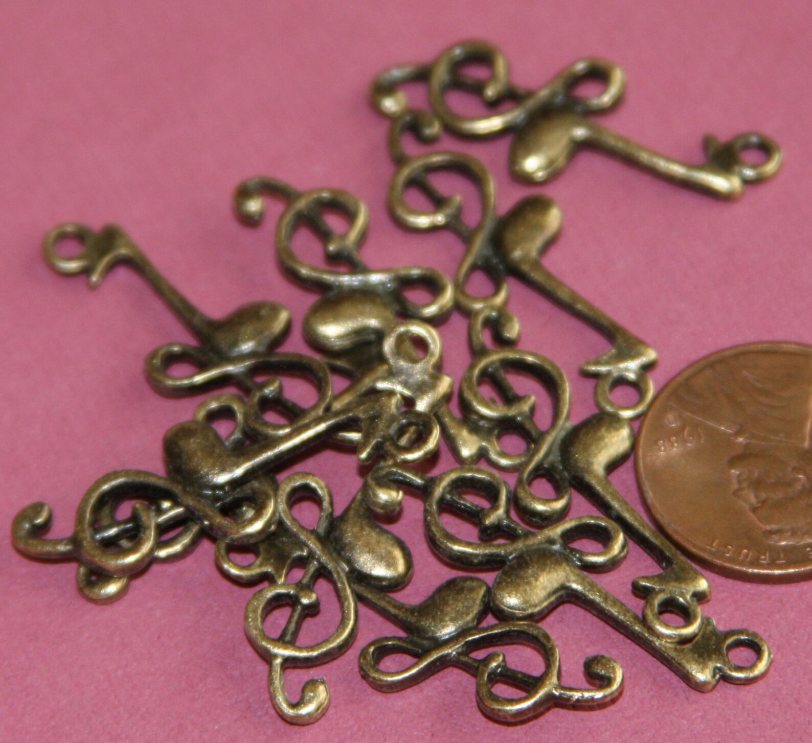 10 Pcs Antiqued Brass Music Note Pendant 32x11mm - Etsy