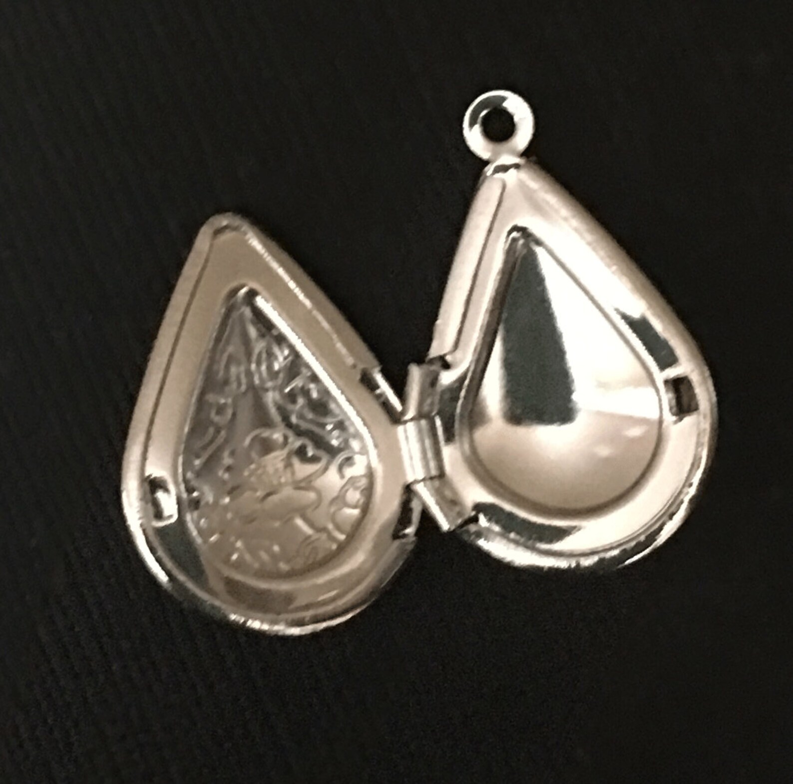 4 Pcs of Silver Plated Teardrop Locket Pendant 15x24mm - Etsy