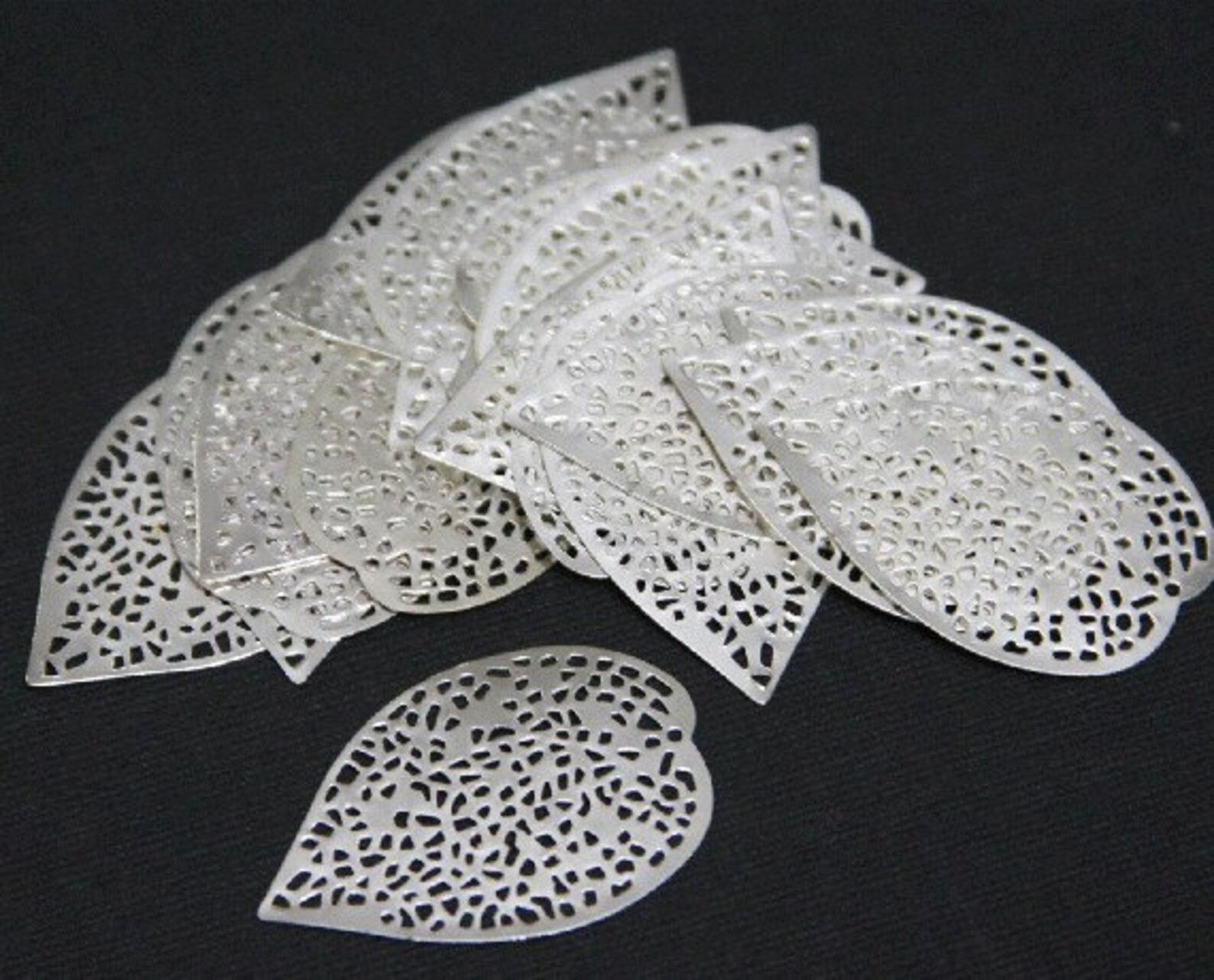 20 Pcs Silver Plated Filigree Leaf Focal 36 X24mm - Etsy