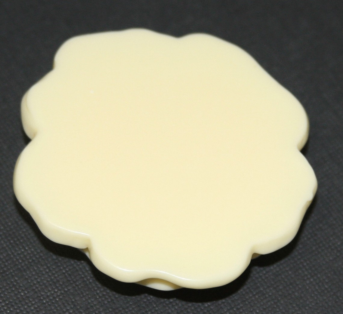 3 Pcs of Acrylic Lucite Flower Cabochons Ivory 52mm - Etsy