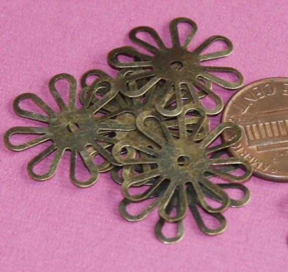 50 pcs Antique brass stamp flower links 20mm | Etsy