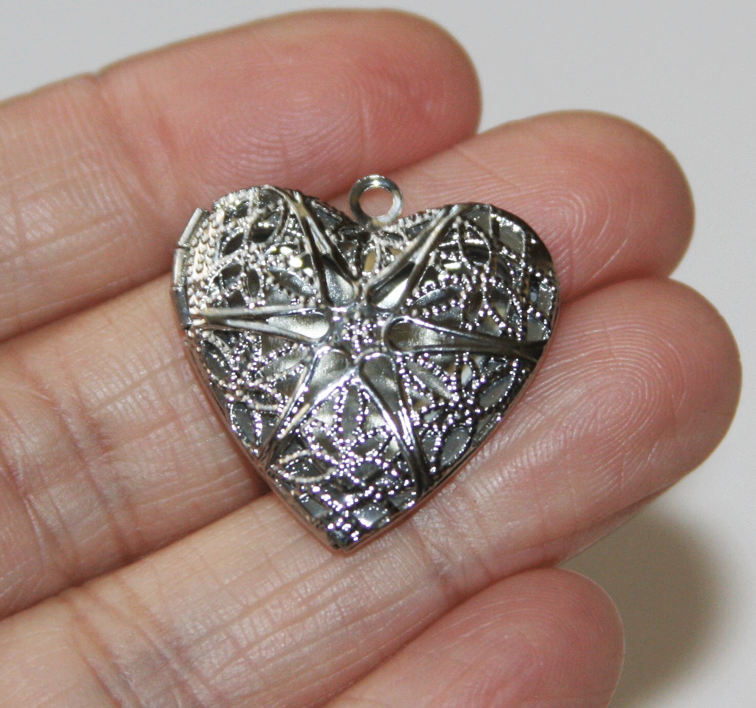ONE Piece of Silver Plated Filigree Heart Locket Pendant - Etsy