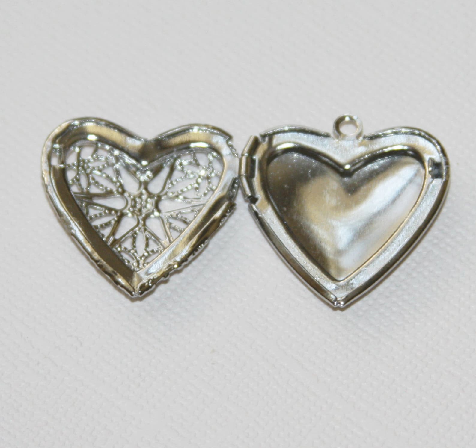 ONE Piece of Silver Plated Filigree Heart Locket Pendant - Etsy