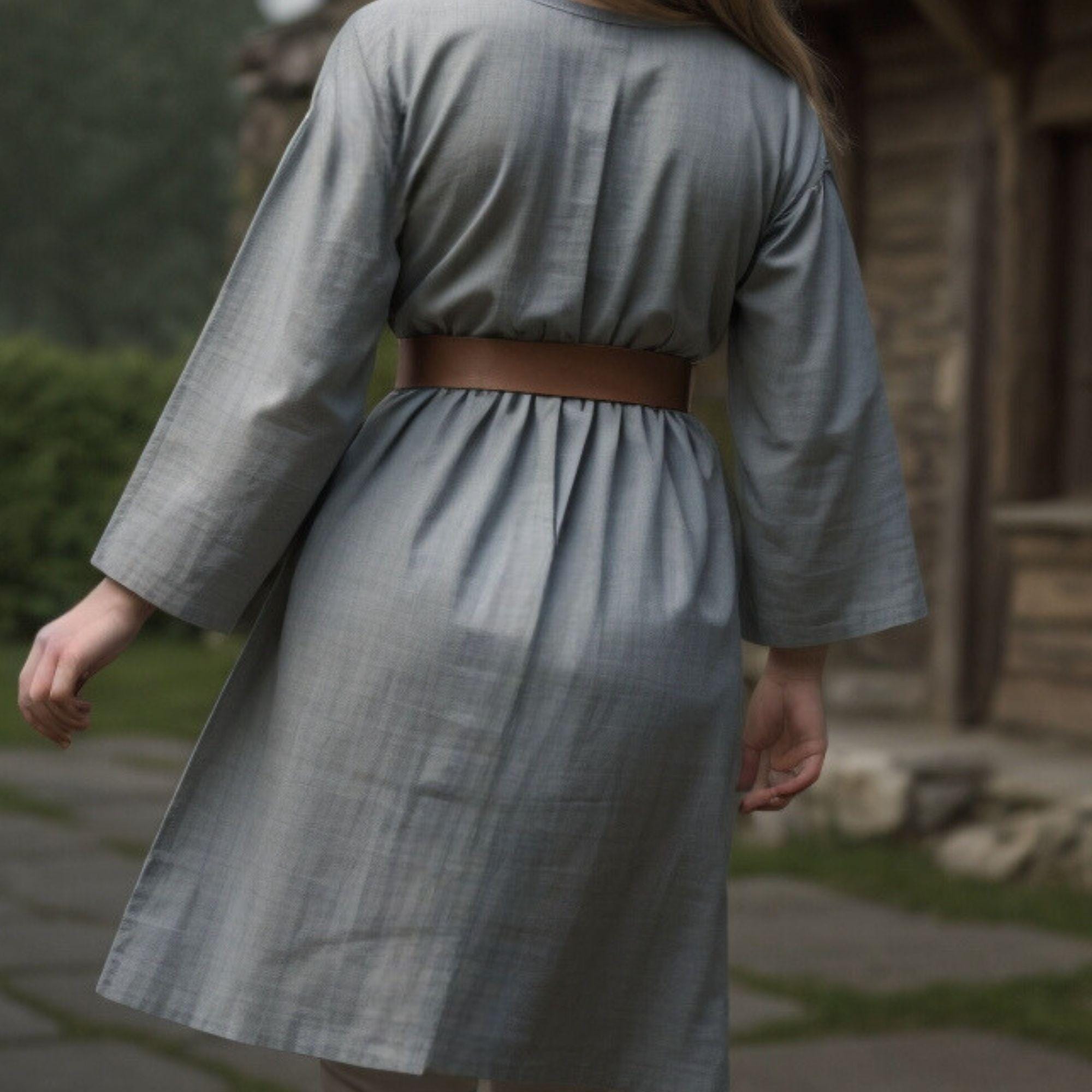 Minimalist Green Medieval Tunic Rustic Renaissance Women Buttoned Long ...