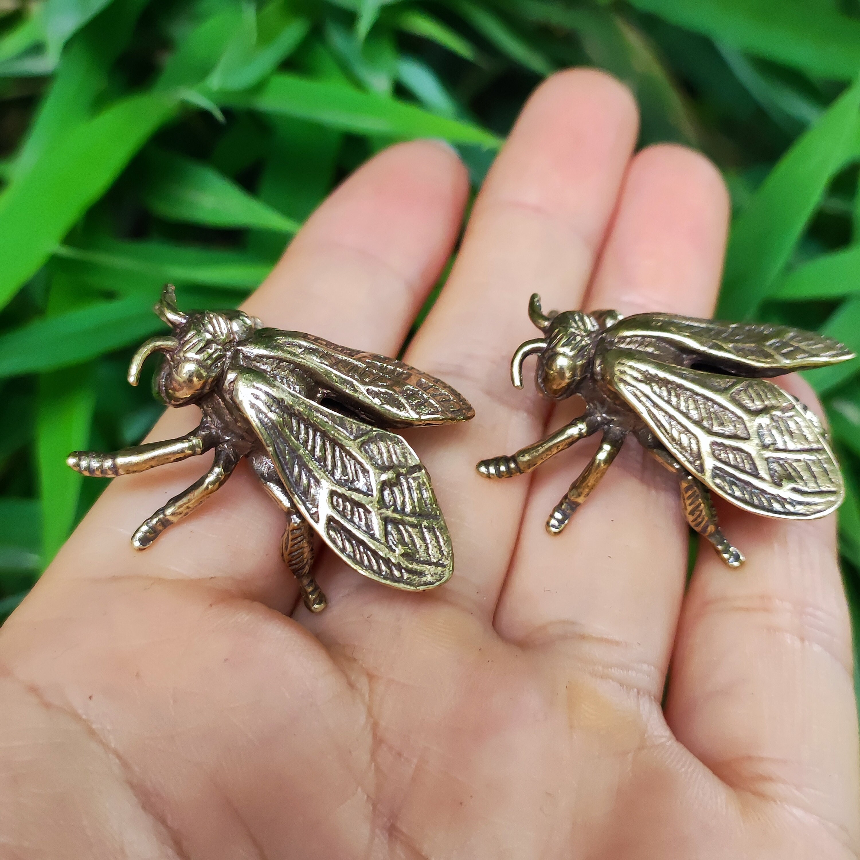 Set 2 Pieces Copper Cute Bee Statue Healthy and Safe and Odorless Metal ...