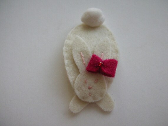 Items similar to Wool felt hair clip (2 inch) - Soft white rabbit with ...
