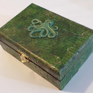 Green Lovecraftian Wooden Box With Likeness of Cthulhu on Lid - Etsy
