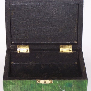 Green Lovecraftian Wooden Box With Likeness of Cthulhu on Lid - Etsy