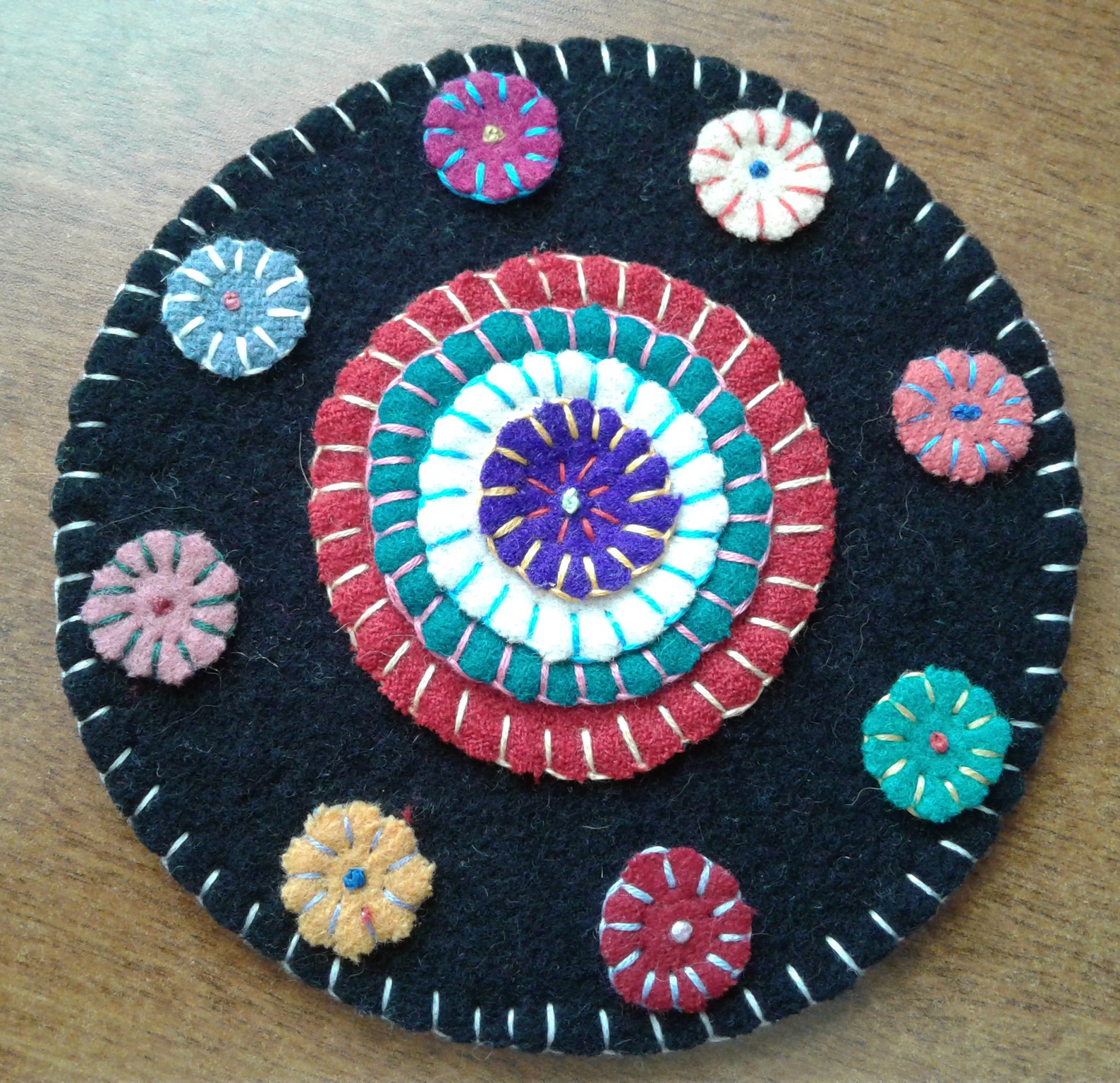 Wool Kit Small ROUND Mug Rug Wool Appliqué Mug Rug Kit | Etsy