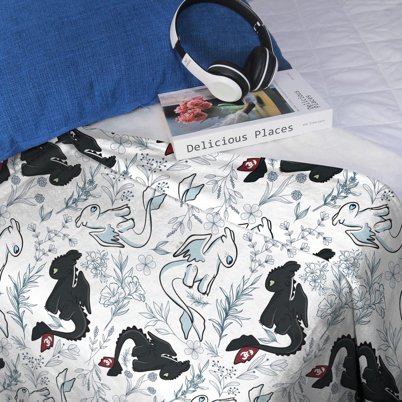 Toothless Fleece Blanket – Light Fury Blanket – Elegant Dragon Fleece ...