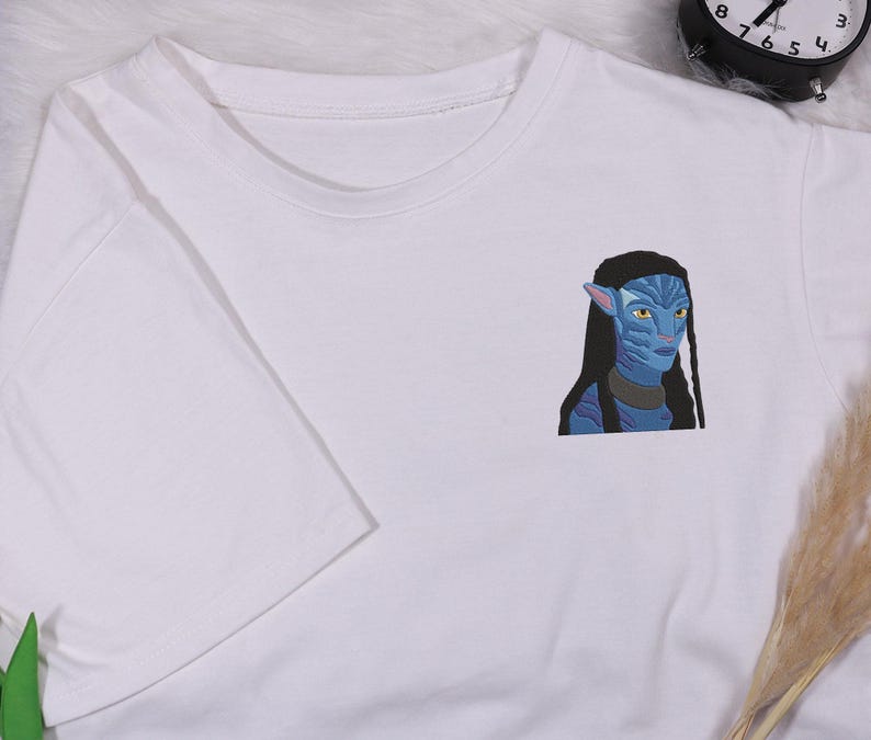 Avatar Fire and Ash Embroidered Sweatshirt, Jake Sully and Neytiri ...