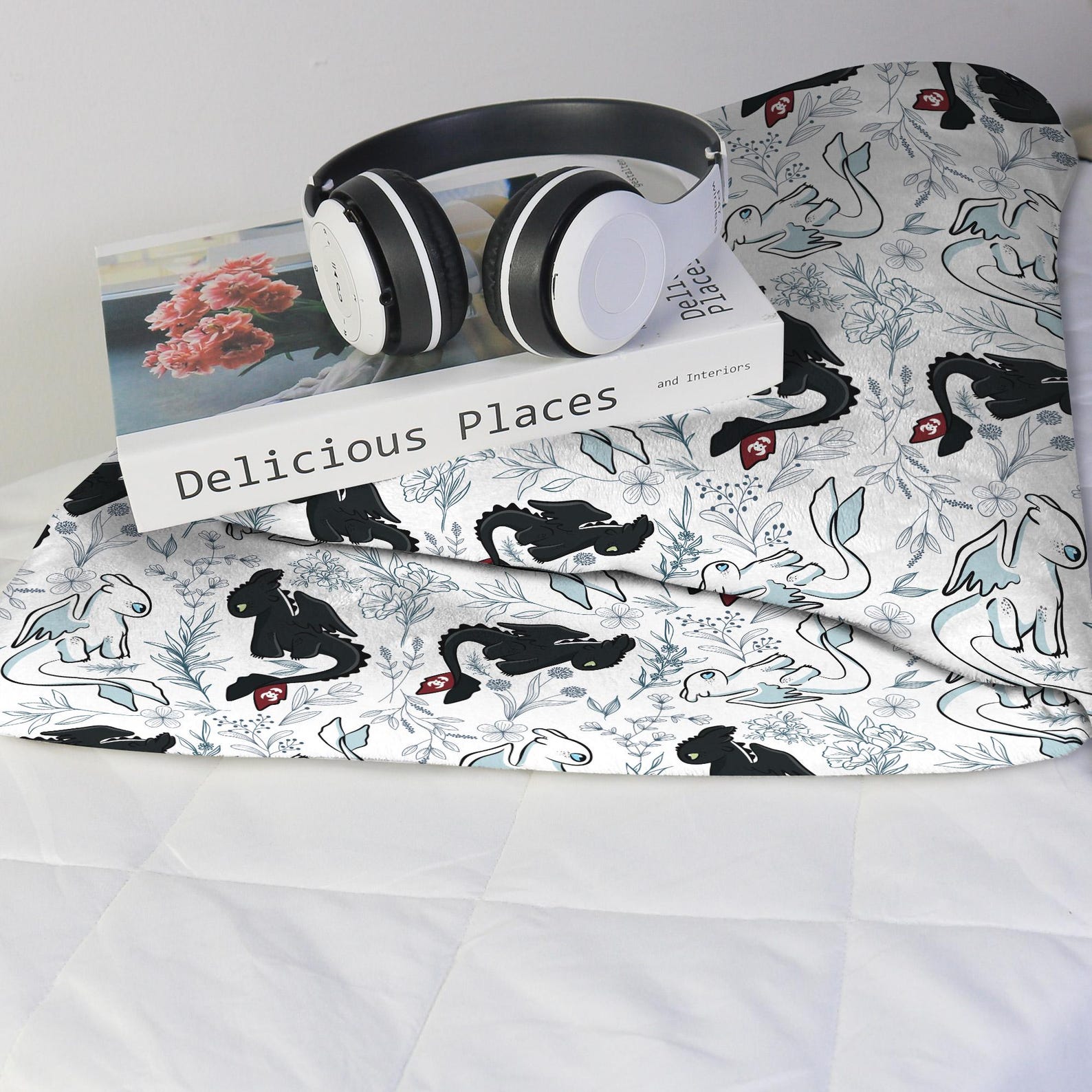Toothless Fleece Blanket – Light Fury Blanket – Elegant Dragon Fleece ...