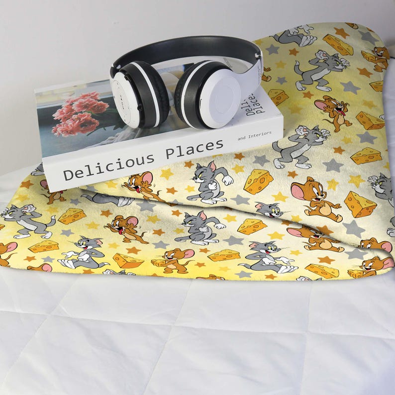 Tom Jerry Fleece Blanket – Fun Cartoon Throw Blanket for Kids and ...