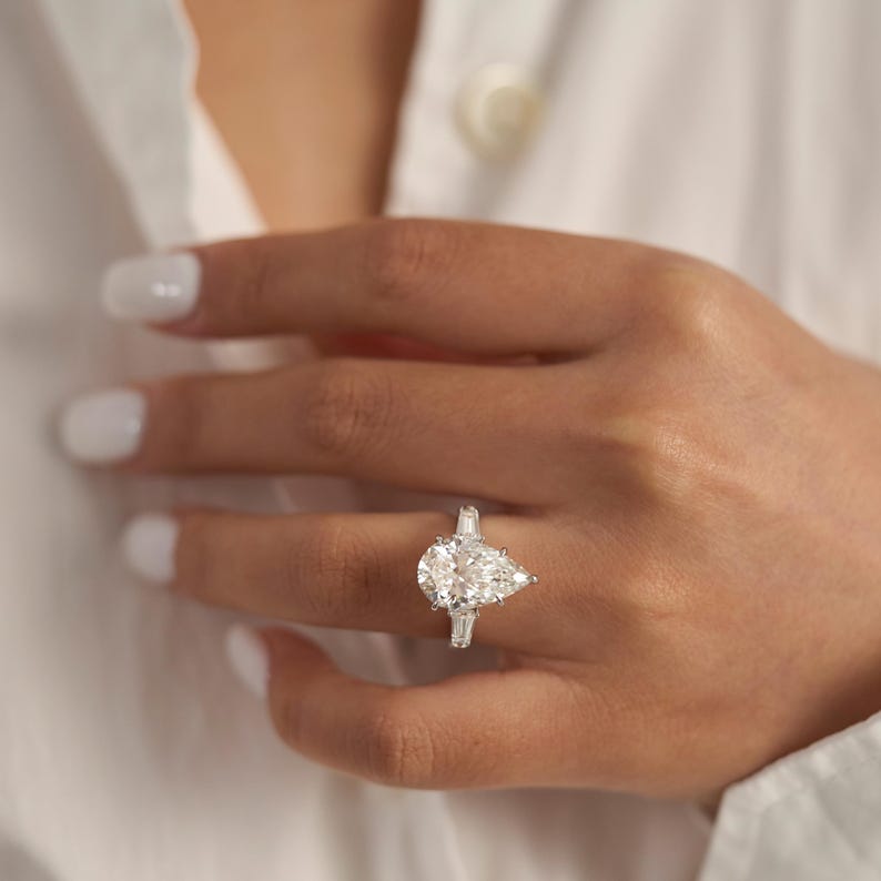 5 Carat Pear Cut F VS2 Lab Grown Diamond Three Stone Ring, CVD Diamond ...