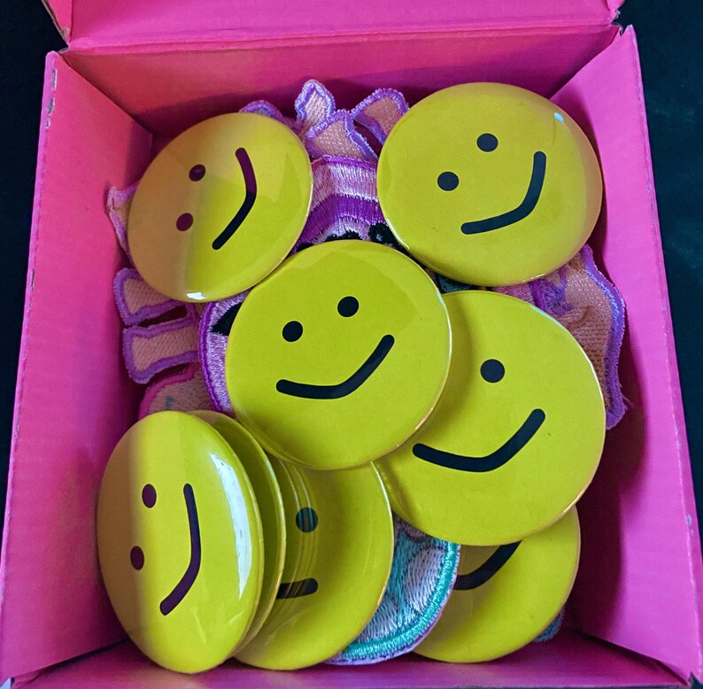 Roblox Noob Button Pin Badges - Etsy