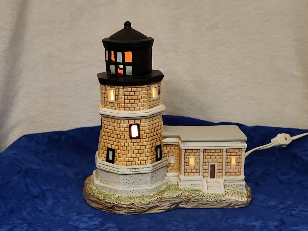 Split Rock Lighthouse Light up Geo Z Lefton Historical American ...