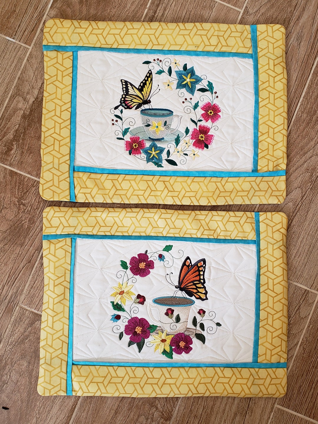 Machine Embroidered Place Mat Set Featuring a Monarch and a - Etsy