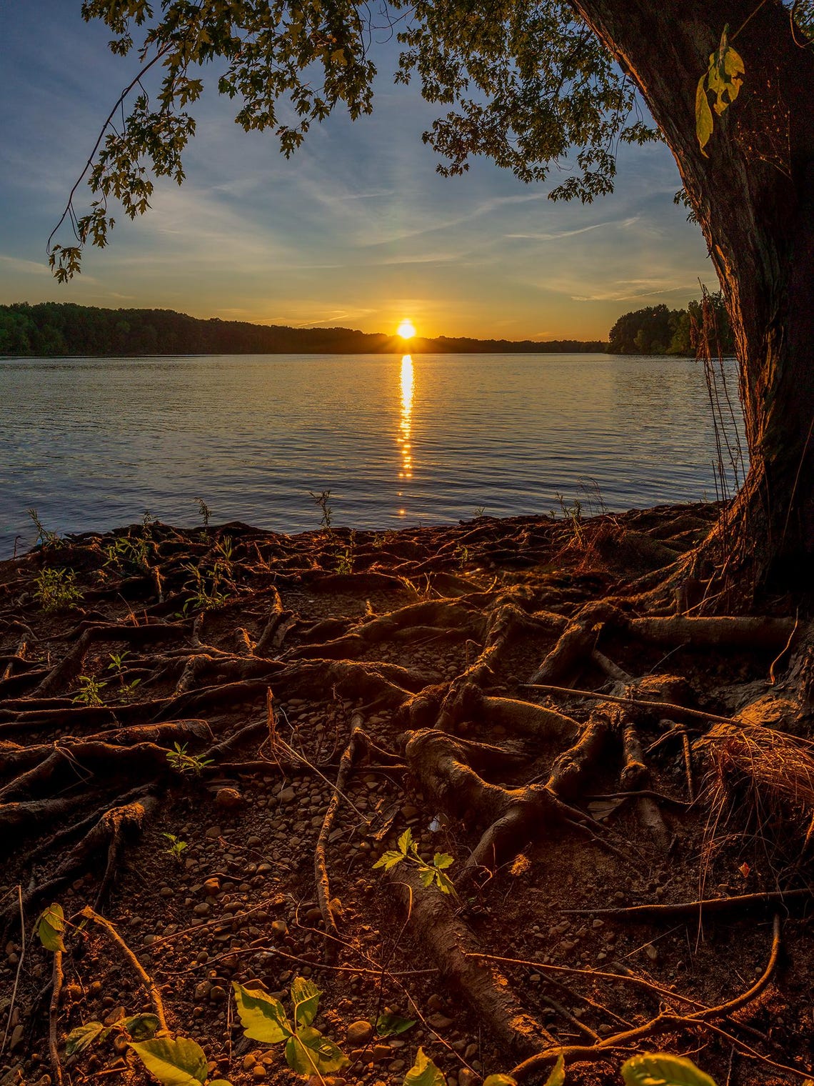 Shenango Lake Sunset — the Setting Sun at Shenango Lake in Sharpsville ...