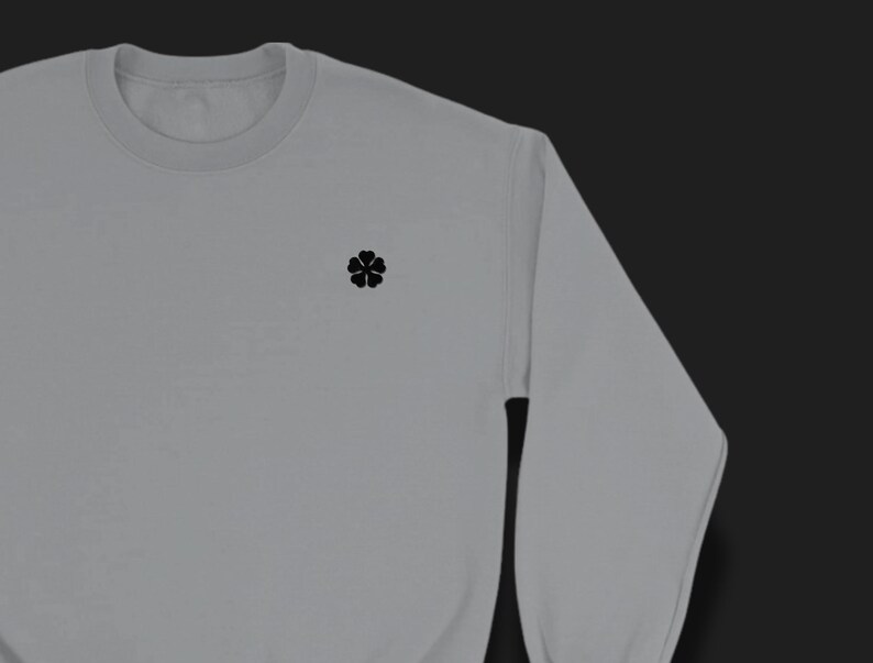 Five-leaf Clover Black Clover-inspired Crewneck Sweatshirt Minimalist ...