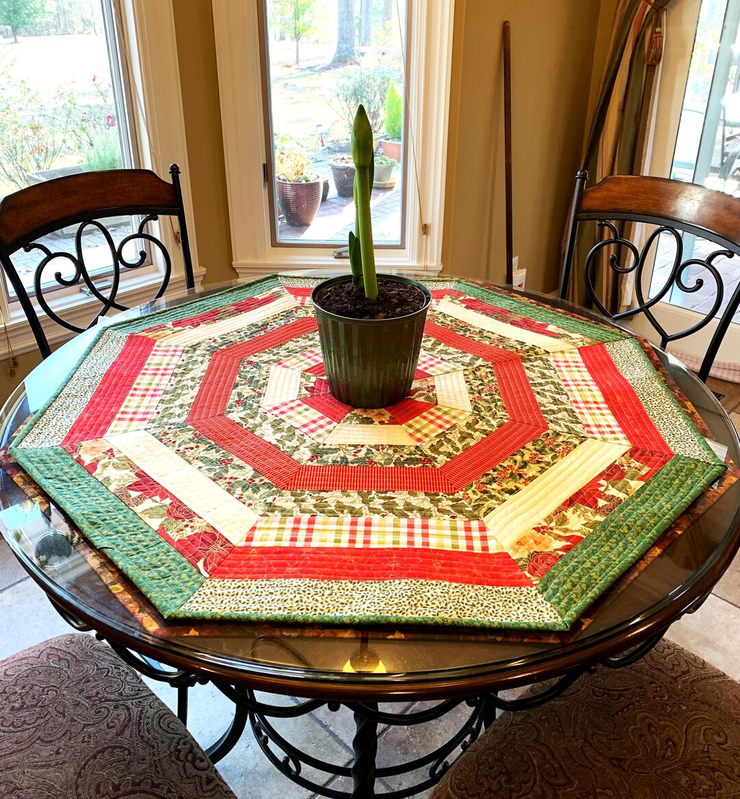 Christmas Table Topper Octagonal - Etsy