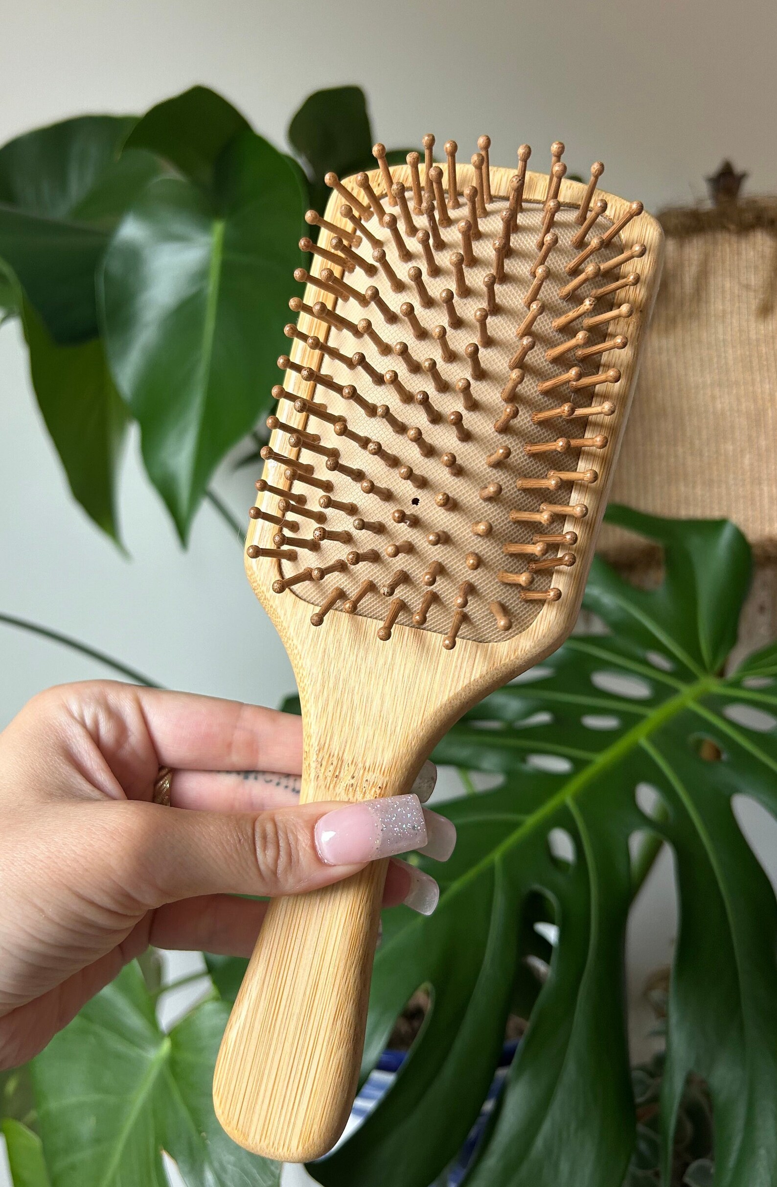 Bamboo Seashell Hairbrush: Scalp Massaging and Promotes Hair Growth ...