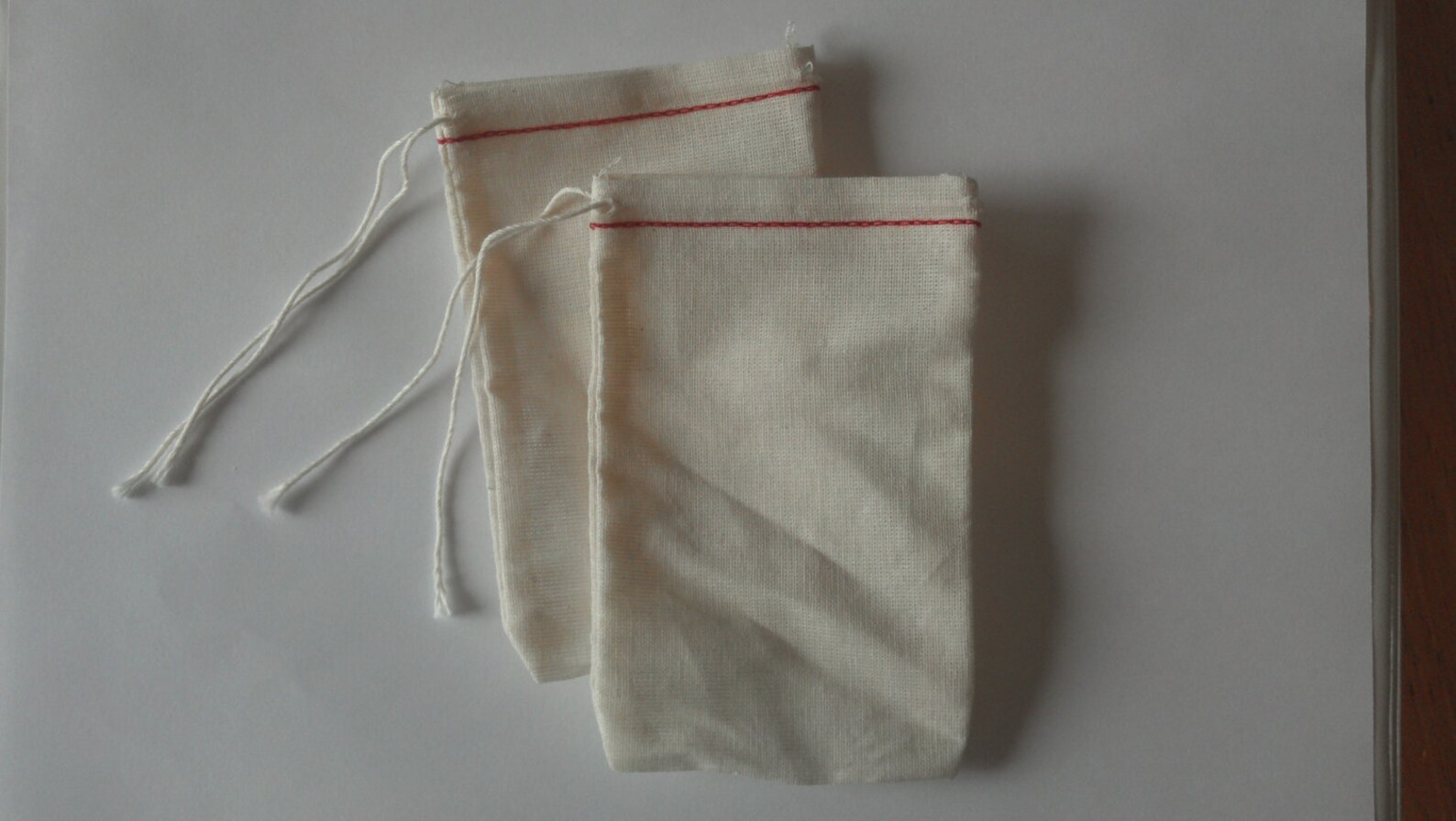 100 3x5 Cotton Muslin Drawstring Bags RED Hem and Natural Drawstrings ...