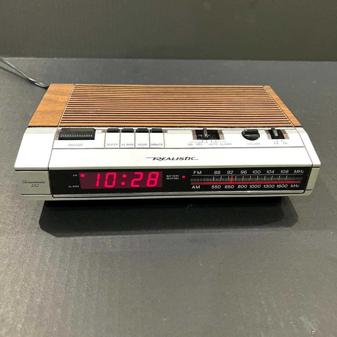 Vintage Realistic Chronomatic 252 Digital Alarm Clock AM FM Radio 12 ...