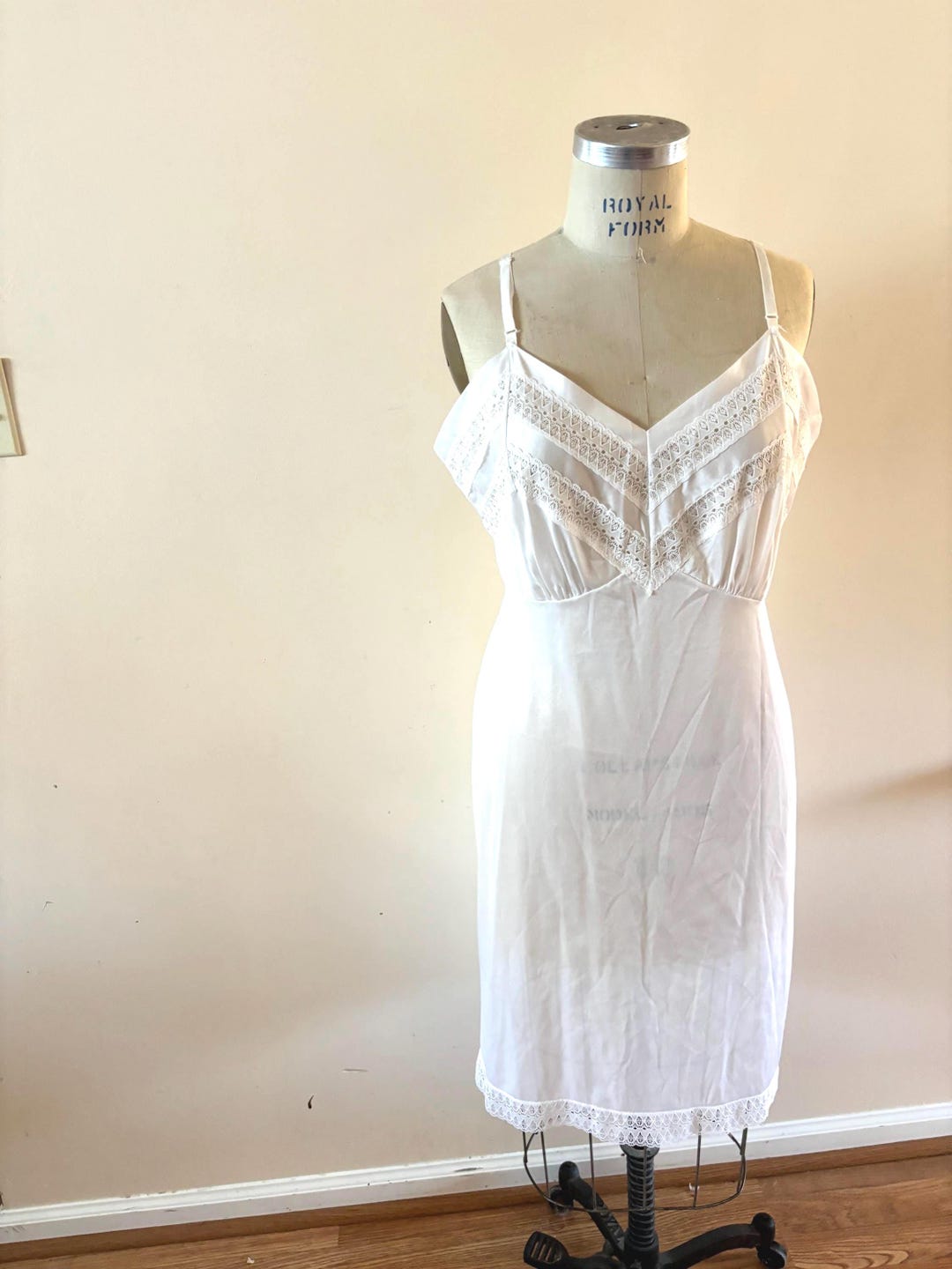 Vintage White Slip 42 Bust Lace Cups - Etsy