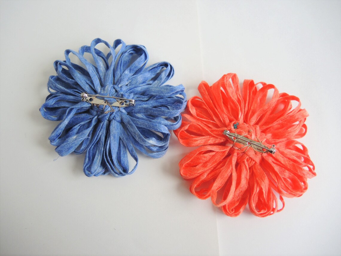 Daisy Upcycled Yarn Brooch Modern Shabby Chic Large Corsage - Etsy