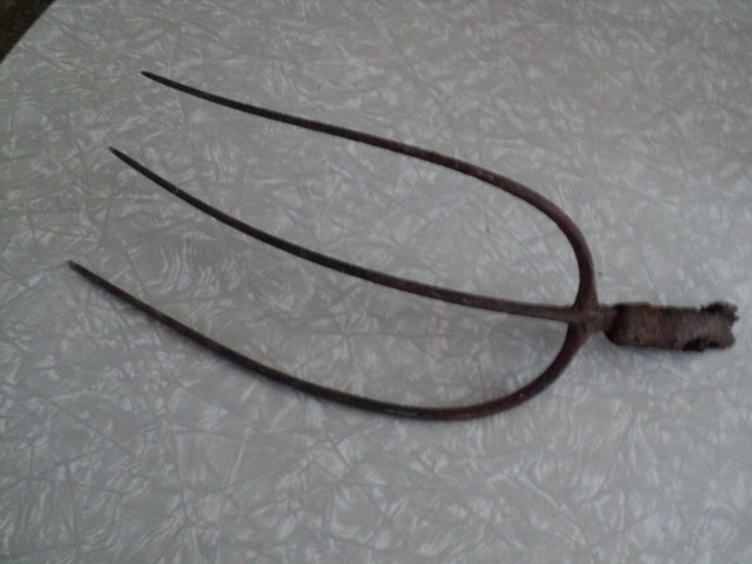 Primitive Three Tined Pitch Fork With Rusty Handlevery Old - Etsy