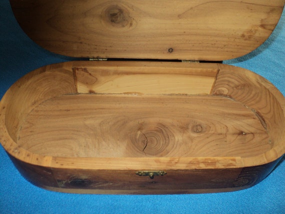 Small Vintage Cedar Trinket Box--Hinged Glue Joint--S… - Gem