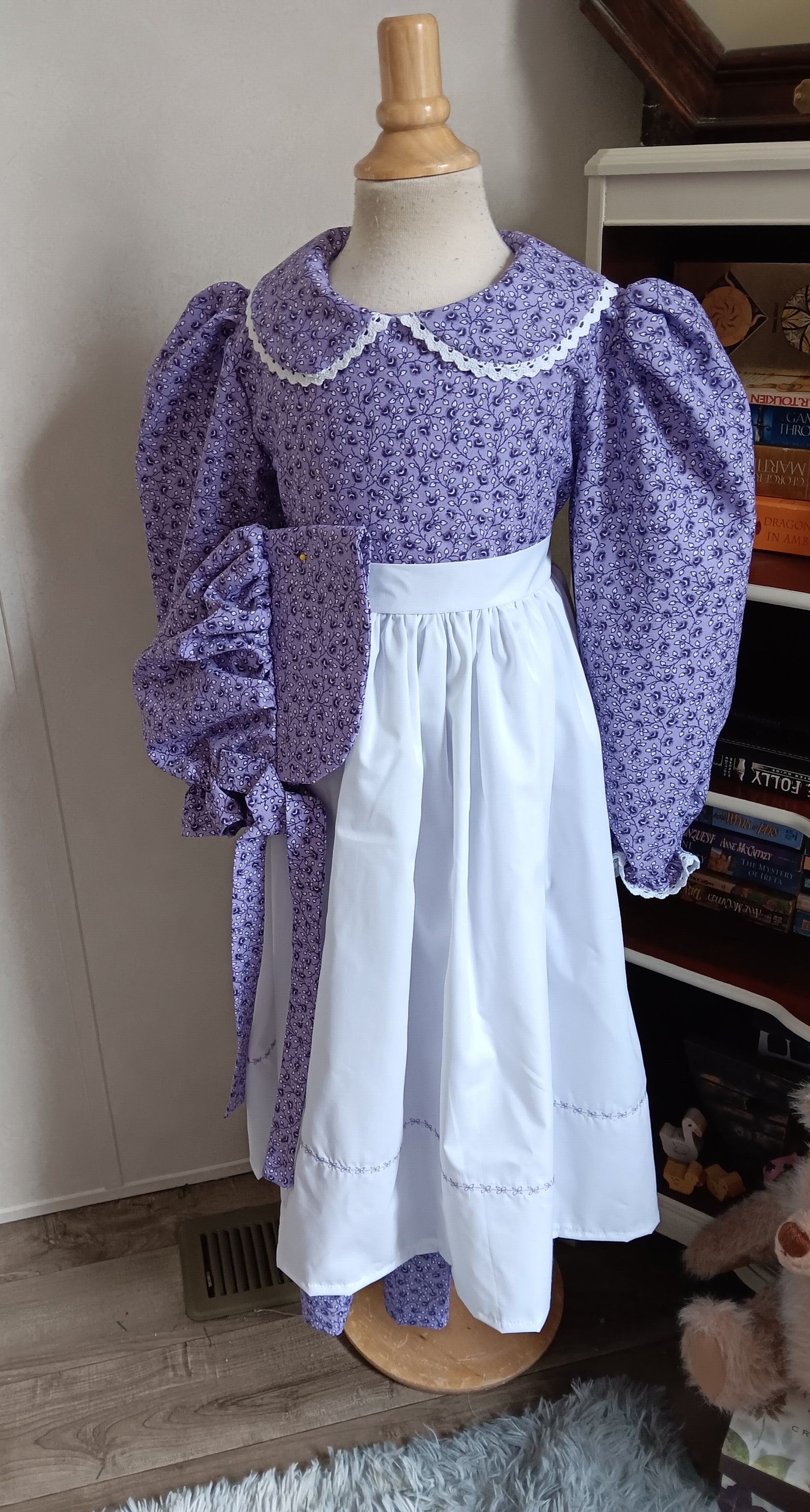 Girls Prairie Dress.. Old Fashion Pioneer Costume, Bonnet and ...