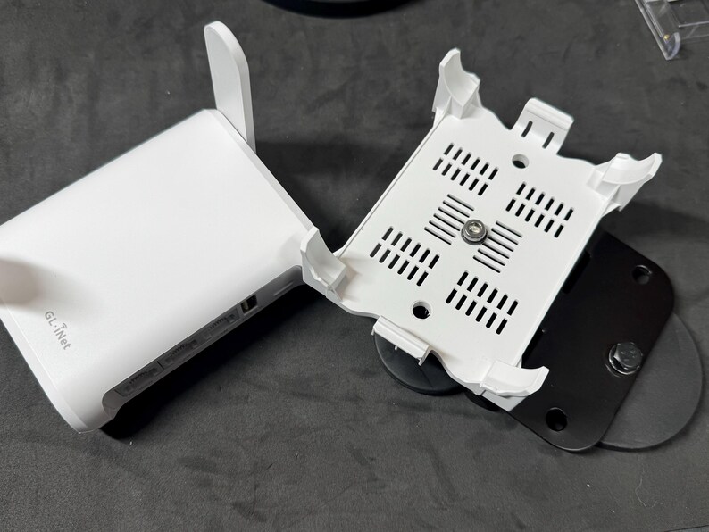 Magnetic Fence Mount for Streaming Softball Games︙dual Device Mount for ...