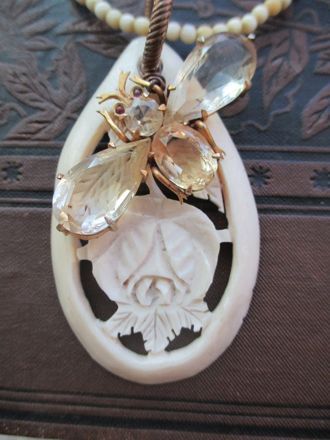 Flower Bug ~ a Bee ~ Vintage Bee Brooch Bone Rose Spring Flower ...