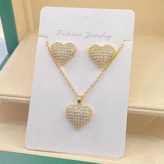 Cute women's jewelry store