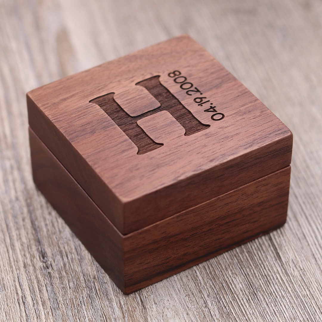 Initial and Date: Personalized Walnut Wood Ring Box - Etsy UK