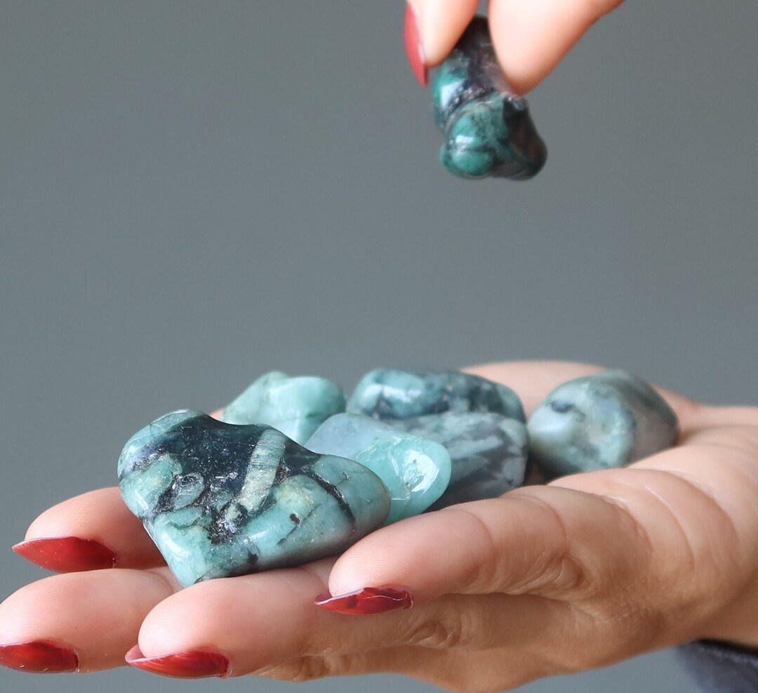 Emerald Tumbled Stones Crystal of Royal High-class Souls - Etsy