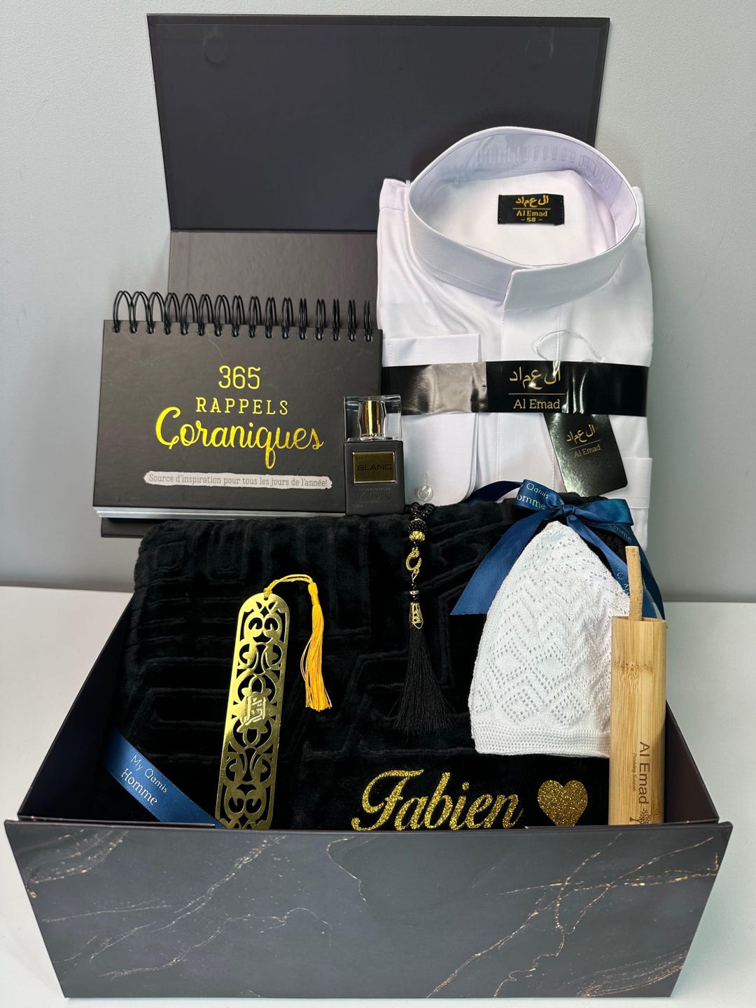 Qamis box prière - tapis de prière personnalisé + qamis + 365 rappels ...