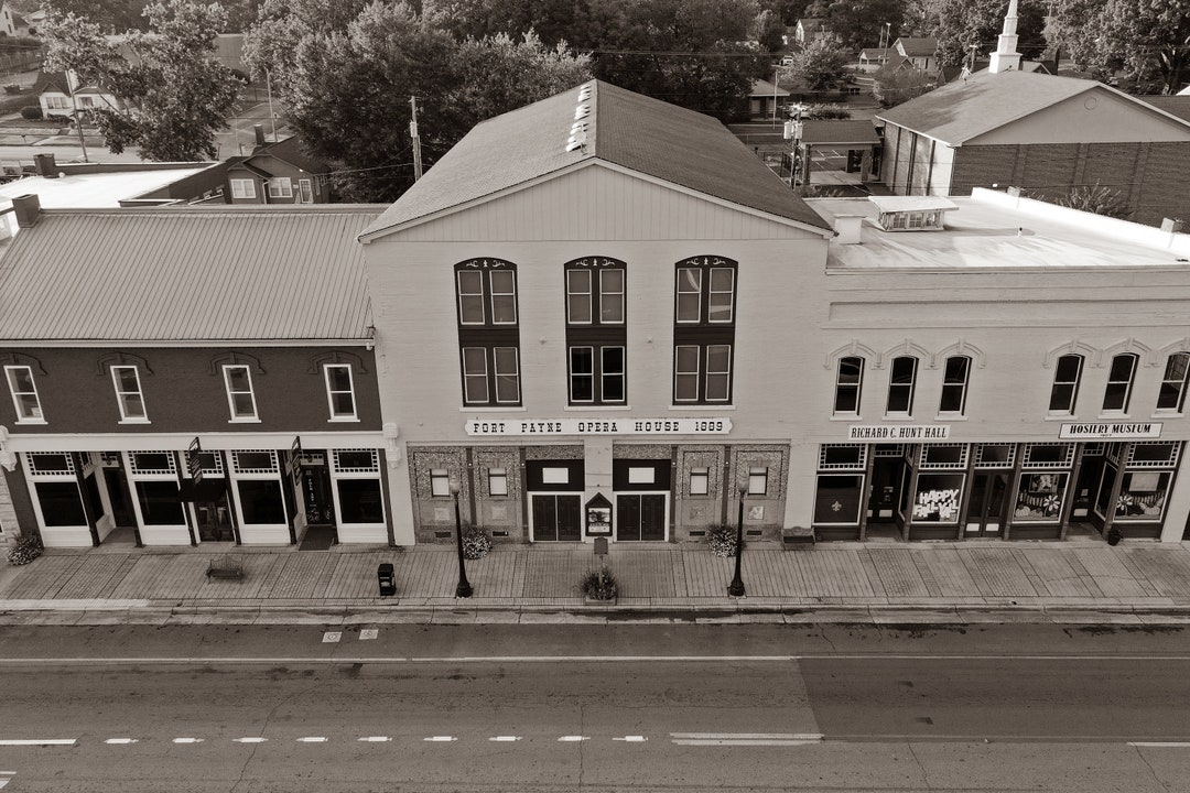 Historic District Downtown Fort Payne Alabama Architecture Black and ...