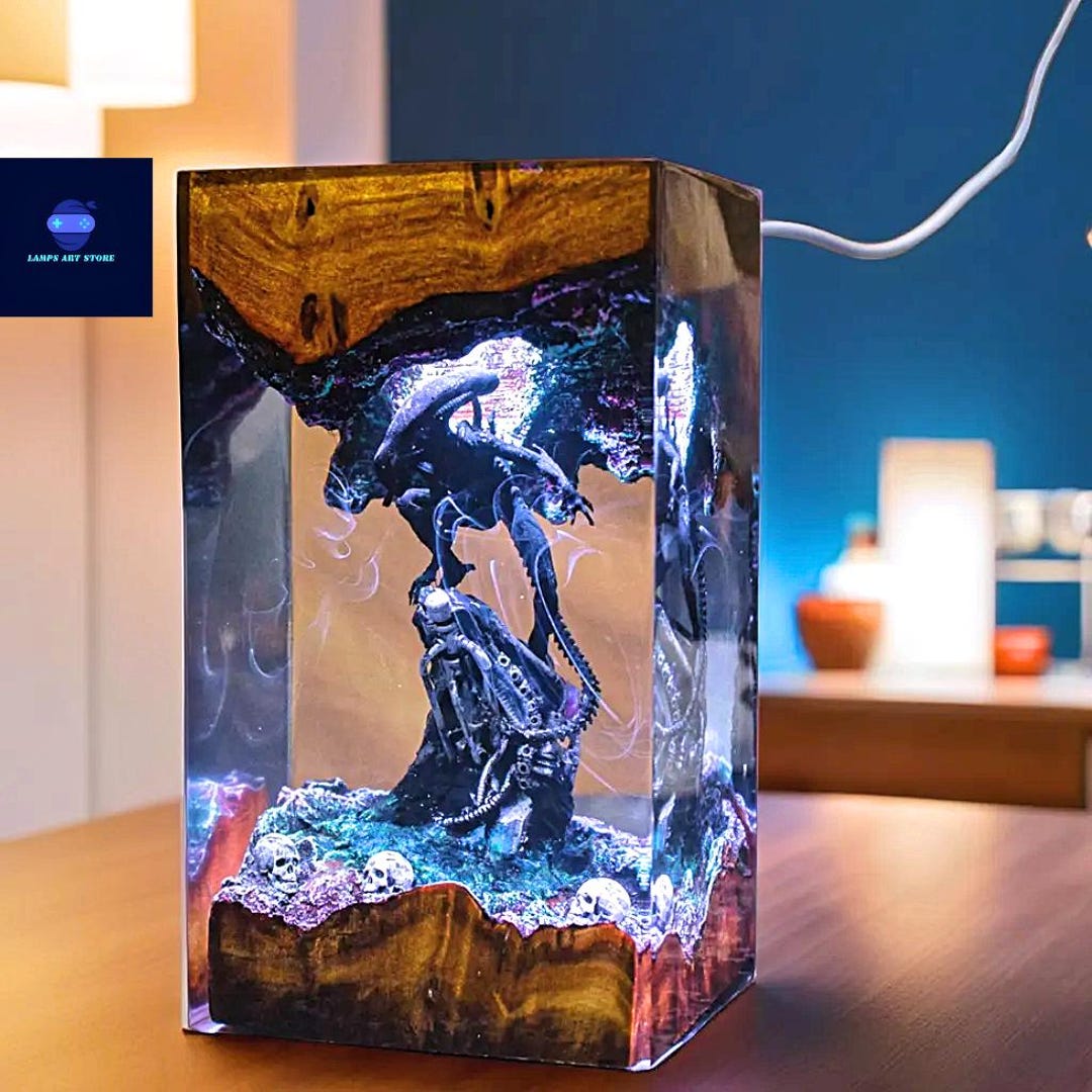 Custom Xeno.morph Resin Lamp, Ali.en Epoxy Lamp,resin Wood Art Lamp ...