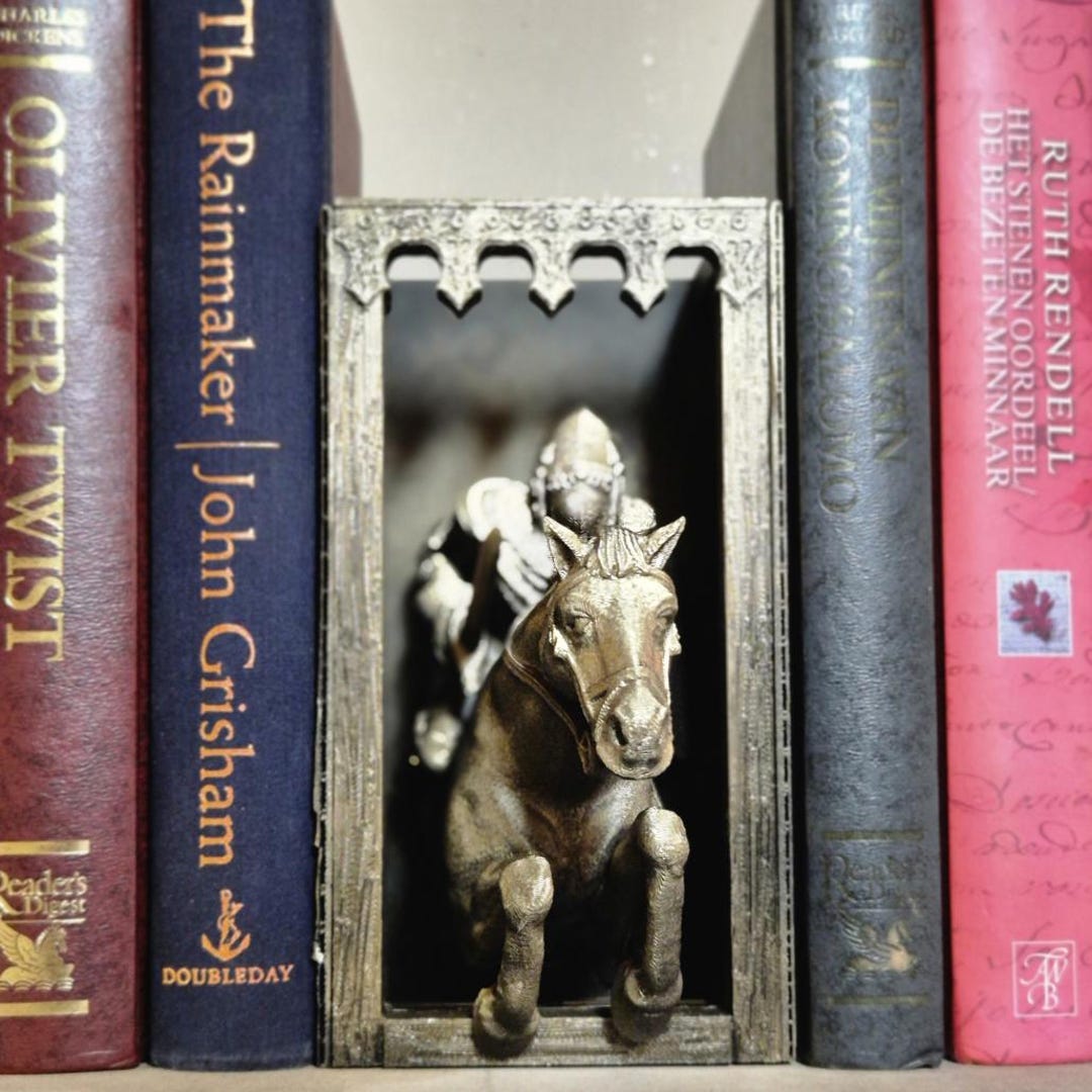 Knight on Horse Book Nook - 3D Printed Medieval Fantasy Decor - Etsy