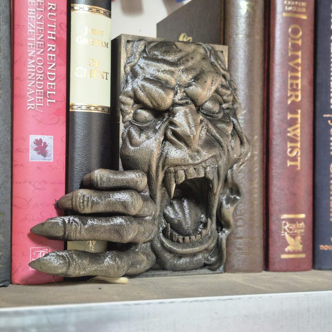 Unique Vampire Book Nook - 3D Printed Bookshelf Decor Vampire - Etsy